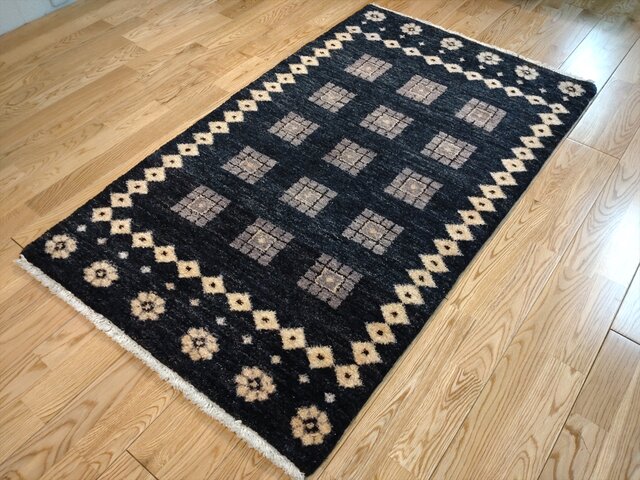 お試しキャン】四季を楽しむオールシーズンラグ ガゼニベカール 126×73㎝ C‐22 | iichi ハンドメイド・クラフト作品・手仕事品の通販