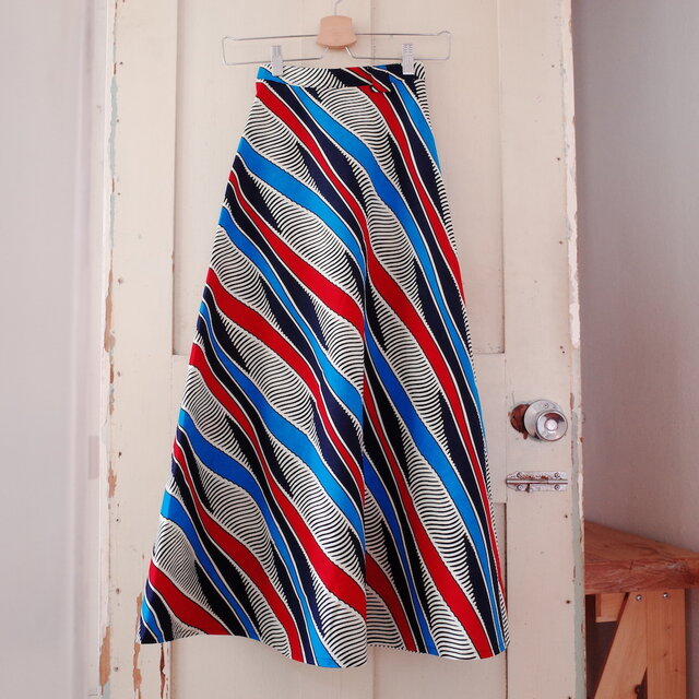 キテンゲ 半円形の巻きスカート vivid lines | iichi ハンドメイド・クラフト作品・手仕事品の通販