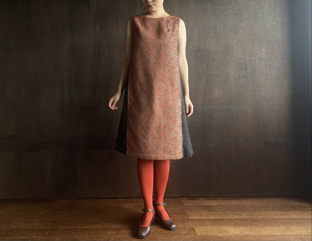 ウインタードレス orange forest/dark brown ヴィンテージ・ボタン | iichi 日々の暮らしを心地よくするハンドメイドやアンティークのマーケットプレイス