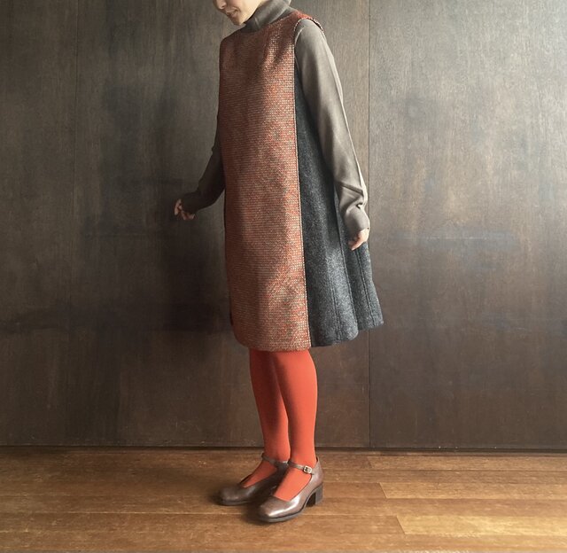 ウインタードレス orange forest/dark brown ヴィンテージ・ボタン | iichi 日々の暮らしを心地よくするハンドメイドやアンティークのマーケットプレイス