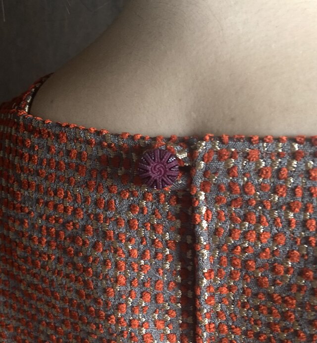 ウインタードレス orange forest/dark brown ヴィンテージ・ボタン | iichi 日々の暮らしを心地よくするハンドメイドやアンティークのマーケットプレイス