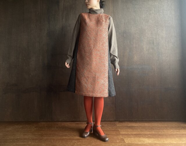ウインタードレス orange forest/dark brown ヴィンテージ・ボタン | iichi 日々の暮らしを心地よくするハンドメイドやアンティークのマーケットプレイス