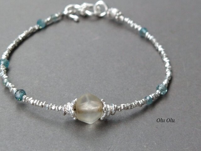 古代水晶×ナチュラルブルージルコン×カレンシルバーのブレスレット | iichi ハンドメイド・クラフト作品・手仕事品の通販