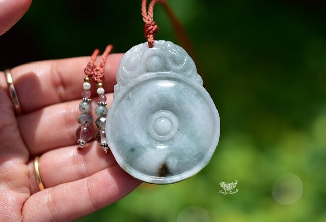 大粒★ラッキーコイン★ミャンマー翡翠 マクラメネックレス769 | iichi 日々の暮らしを心地よくするハンドメイドやアンティークのマーケットプレイス