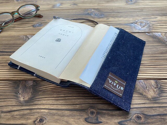 ★新作★③A5サイズ・岡山産セルビッチデニムと倉敷真田紐のブックカバー★クリスマスギフトにも★ | iichi ハンドメイド・クラフト作品・手仕事品の通販