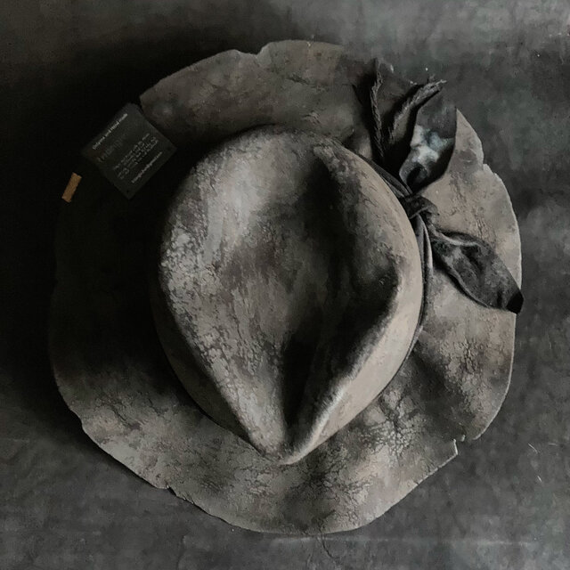 Charcoal crow fedora hat | iichi ハンドメイド・クラフト作品・手仕事品の通販