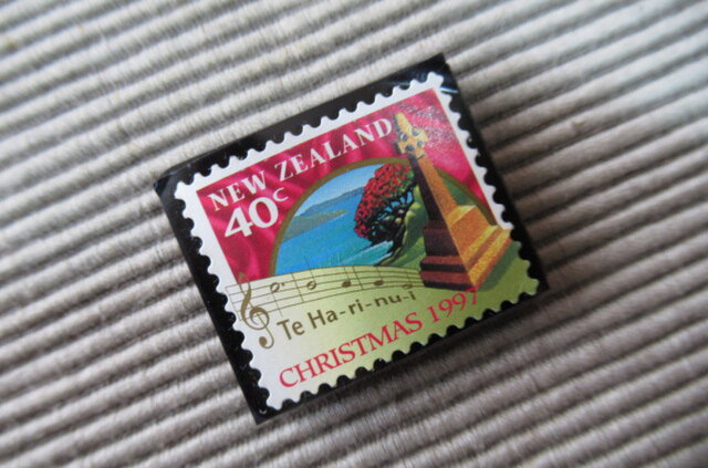 ニュージーランド クリスマス切手ブローチ8334 | iichi ハンドメイド・クラフト作品・手仕事品の通販