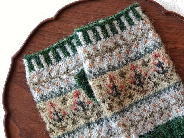 ＜2022’noël*＞フェアアイルウォーマー＊botanica・forest＊ | iichi ハンドメイド・クラフト作品・手仕事品の通販