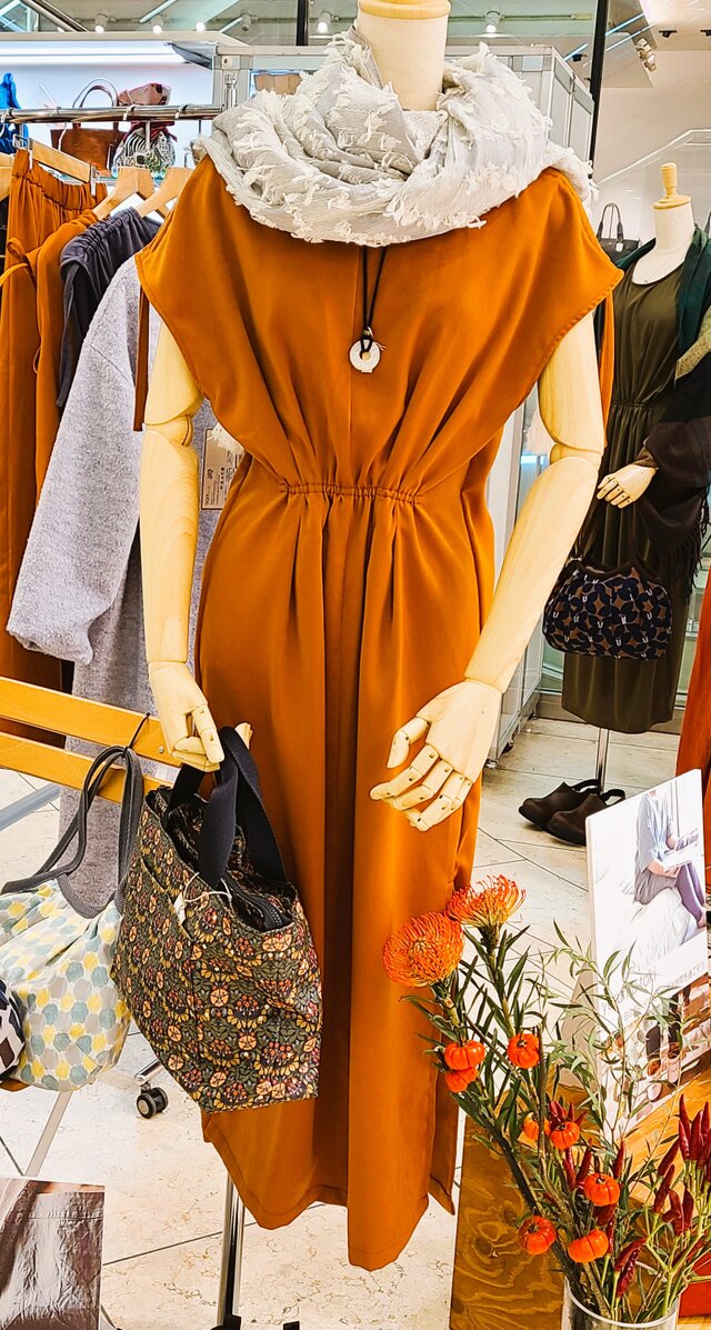 TOKI 009 シャーリングワンピース (ストレッチスエード）オレンジ | iichi ハンドメイド・クラフト作品・手仕事品の通販