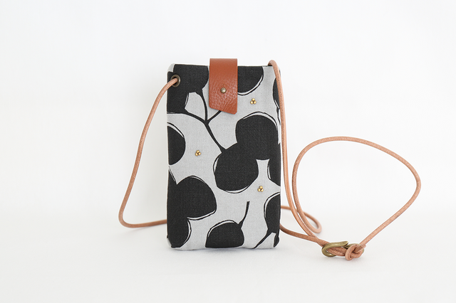 リネンのミニショルダー "Japanese pepper" | iichi ハンドメイド・クラフト作品・手仕事品の通販