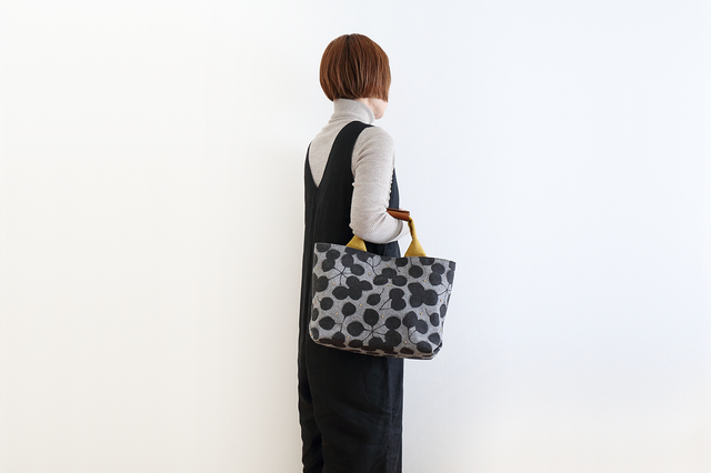 メルトンウールトート_W "Japanese pepper" | iichi ハンドメイド・クラフト作品・手仕事品の通販