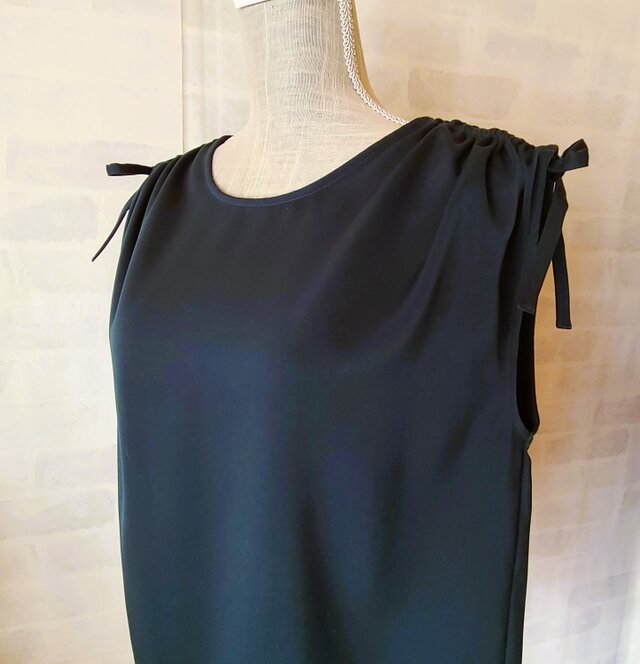 TOKI 001 ショルダーブラウンジング ブラウス (ストレッチスエード）グリーン | iichi ハンドメイド・クラフト作品・手仕事品の通販