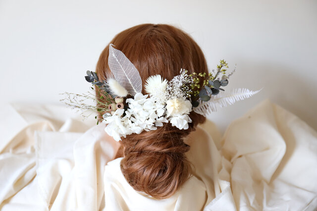 【ウェディング・成人式・卒業式・結納】ボタニカルヘッドドレス（ホワイトグリーン) L #943 | iichi 日々の暮らしを心地よくするハンドメイドやアンティークのマーケットプレイス