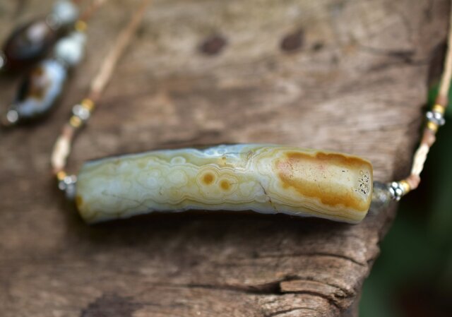 牙★アゲートマクラメネックレス778 | iichi 日々の暮らしを心地よくするハンドメイドやアンティークのマーケットプレイス