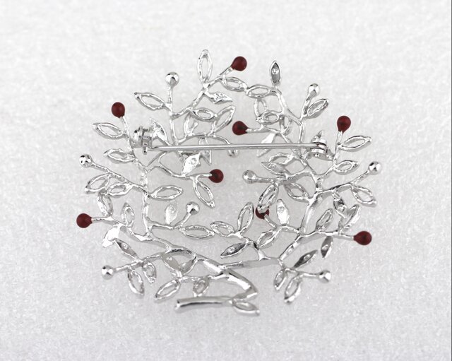 Minori brooch silver | iichi 日々の暮らしを心地よくするハンドメイドやアンティークのマーケットプレイス