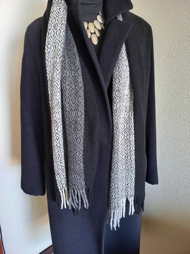 【手織り】カシミヤ100％ストール | iichi 日々の暮らしを心地よくするハンドメイドやアンティークのマーケットプレイス