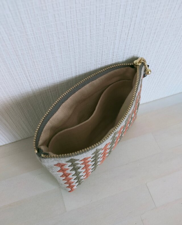 こぎん刺しの16cmポーチ | iichi ハンドメイド・クラフト作品・手仕事品の通販