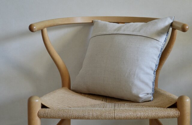 Cushion_004 | iichi 日々の暮らしを心地よくするハンドメイドやアンティークのマーケットプレイス