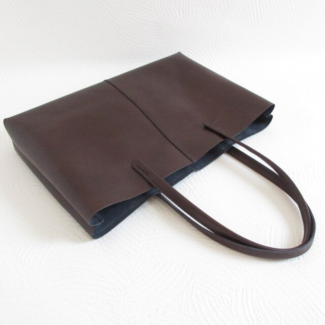 《牛革》A4対応・切り替えハンドステッチ・スリムトート・クロムソフト・0166 | iichi ハンドメイド・クラフト作品・手仕事品の通販