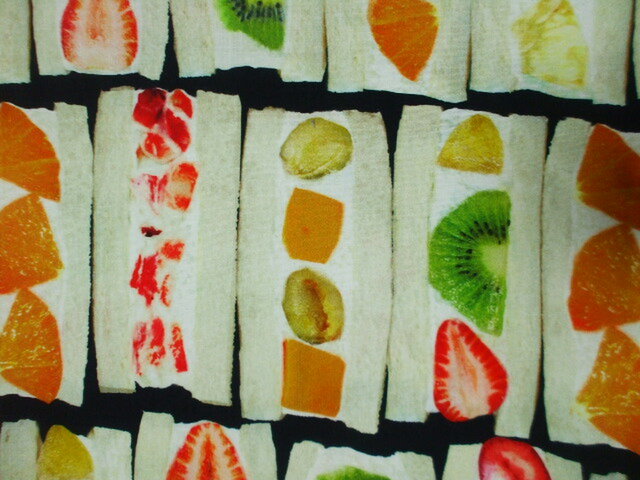 黒地×フルーツサンド柄 マチ無しエコバック 綿100％ 肩掛けOK！ | iichi 日々の暮らしを心地よくするハンドメイドやアンティークのマーケットプレイス