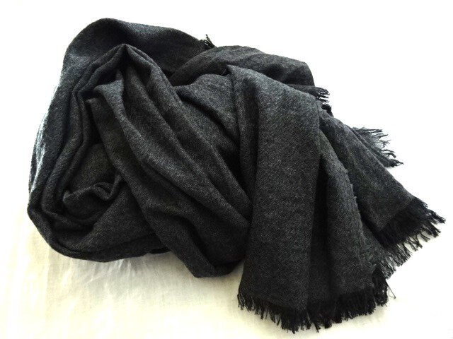【受注制作・お届け1週間前後】チャコールグレー/なめらかwoolガーゼ 大判ロングストール | iichi ハンドメイド・クラフト作品・手仕事品の通販