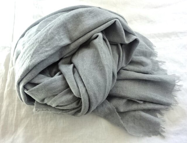 【受注制作・お届け1週間前後】アイスグレー/なめらかwoolガーゼ 大判ロングストール | iichi ハンドメイド・クラフト作品・手仕事品の通販