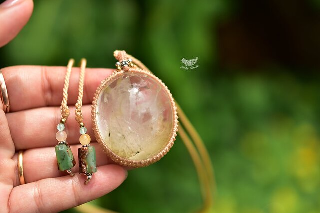 渦巻く煙★ホワイトガーデンクォーツ マクラメネックレス801 | iichi ハンドメイド・クラフト作品・手仕事品の通販