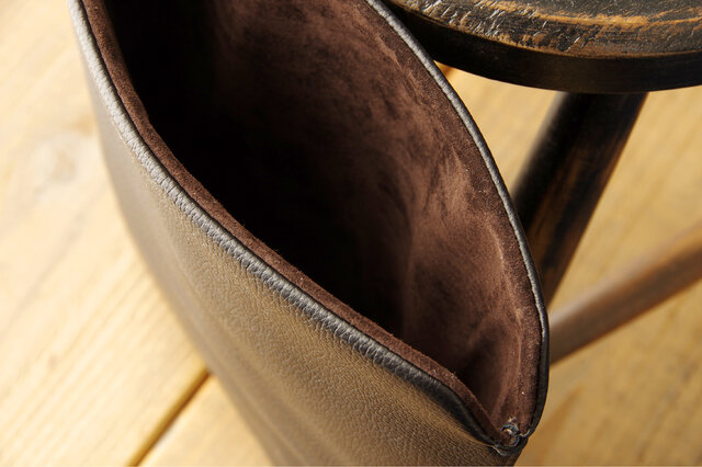 《LIONA》iPad mini 8.3インチ レザースリーブケース 《5colors》 | iichi 日々の暮らしを心地よくするハンドメイドやアンティークのマーケットプレイス