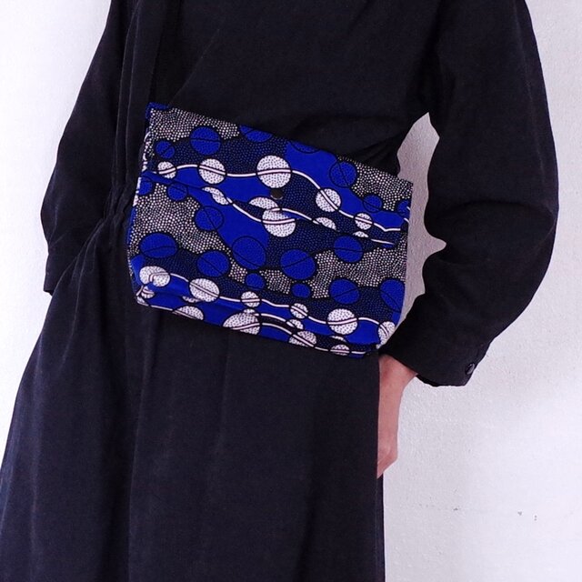 アフリカンプリント/播州織 サコッシュ ball chain blue & grey | iichi ハンドメイド・クラフト作品・手仕事品の通販