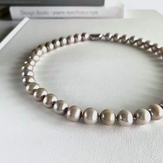 ＊シルバーに染まった大粒バロックパールのチョーカー 9.0〜10mm（SV)＊ | iichi ハンドメイド・クラフト作品・手仕事品の通販
