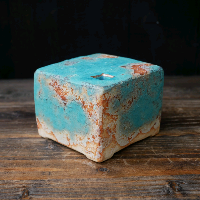 空色小窓角花瓶 no.15 | iichi ハンドメイド・クラフト作品・手仕事品の通販