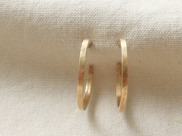 シルバー950クラシカルフープピアス20㎜(K14GP仕上げ) | iichi ハンドメイド・クラフト作品・手仕事品の通販