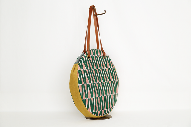 リネンサークルバッグ_L "tag" | iichi ハンドメイド・クラフト作品・手仕事品の通販