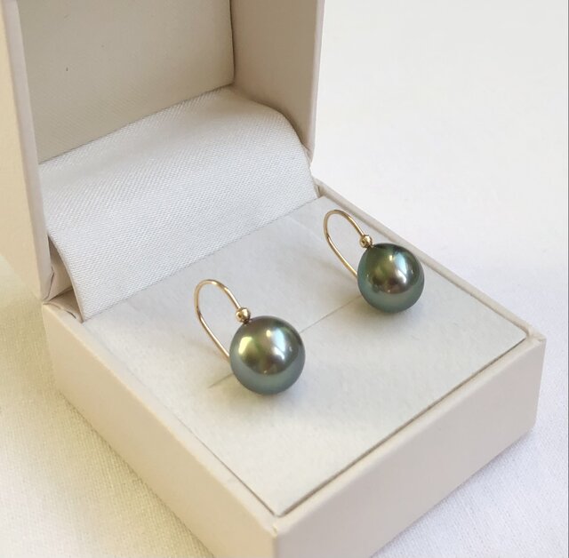 タヒチ産黒蝶真珠 ピアス kb K18 | iichi ハンドメイド・クラフト作品・手仕事品の通販