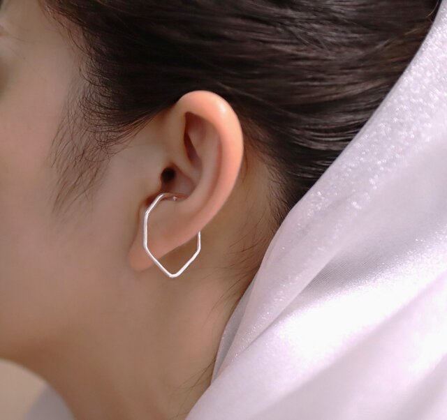 《冬の特価》Bijou SV925[超軽量]イヤーカフ 片耳用 | iichi ハンドメイド・クラフト作品・手仕事品の通販