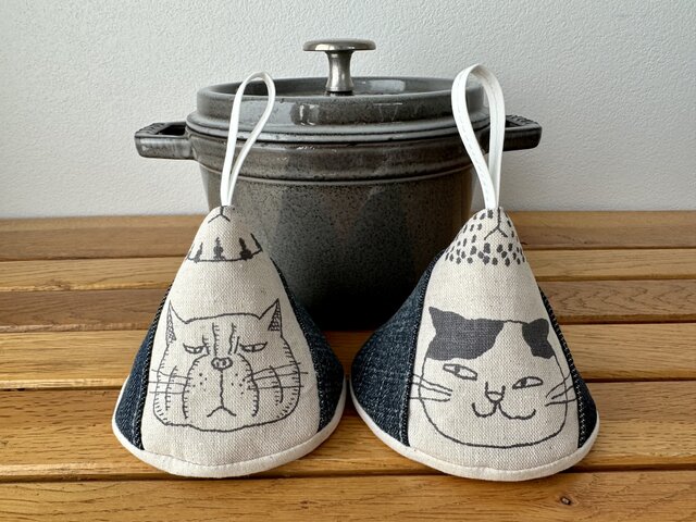 三角鍋つかみ★staub ストウブ ホーロー鍋★ミトン 鍋つかみ ネコ 猫 ねこ cat | iichi ハンドメイド・クラフト作品・手仕事品の通販