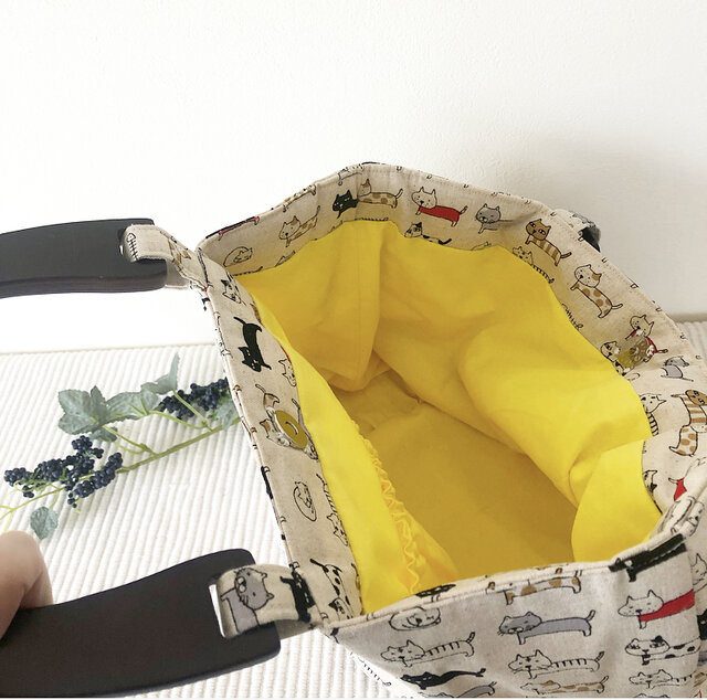 wood★ねこちゃんシンプルトートbag | iichi 日々の暮らしを心地よくするハンドメイドやアンティークのマーケットプレイス