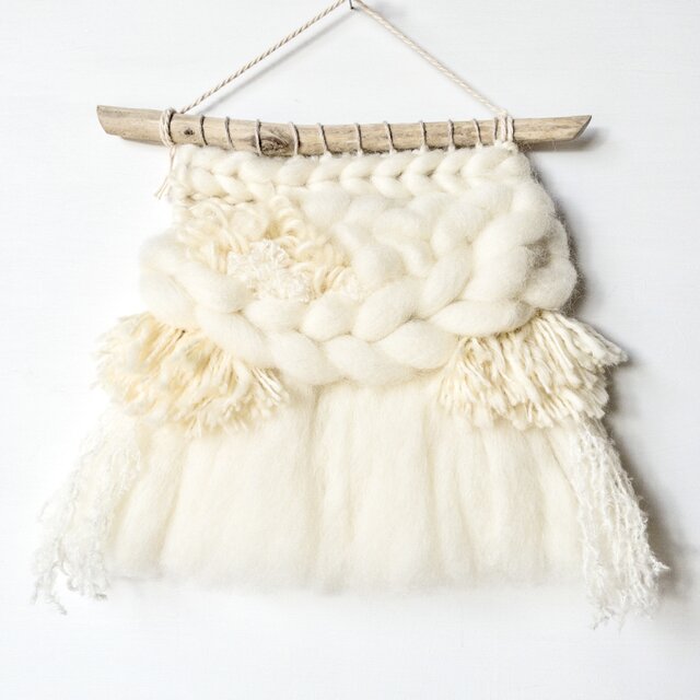 【一点もの】流木 ウィービング タペストリー 『みるく色のたぺすとり。m'』 | iichi ハンドメイド・クラフト作品・手仕事品の通販