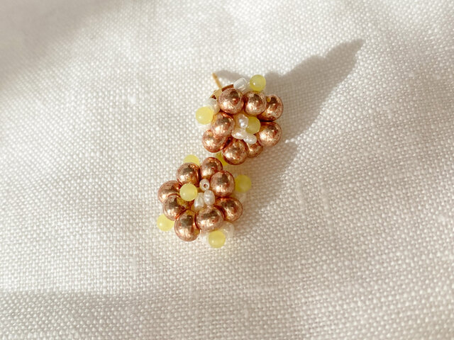 ゴールドビーズとレモンジェイドのピアス（Candyシリーズ） | iichi ハンドメイド・クラフト作品・手仕事品の通販