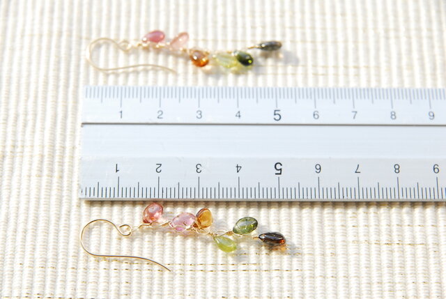 トルマリンペアシェイプのつながりのピアス 14kgf | iichi ハンドメイド・クラフト作品・手仕事品の通販