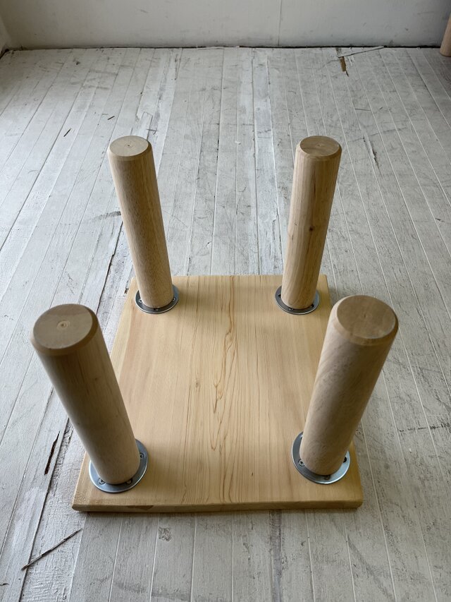 小さな一枚板/イヌマキ材007/ものごころテーブル | iichi ハンドメイド・クラフト作品・手仕事品の通販