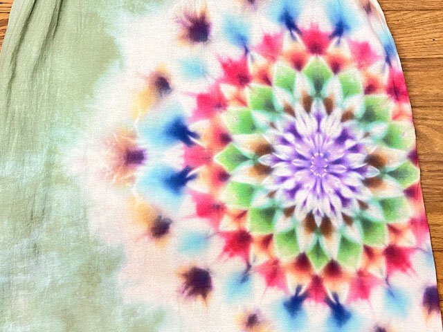 タイダイ染め チュニック ワンピース 淡萌黄色 優しく美しい華やかな大曼荼羅 HD18-24 | iichi 日々の暮らしを心地よくするハンドメイドやアンティークのマーケットプレイス