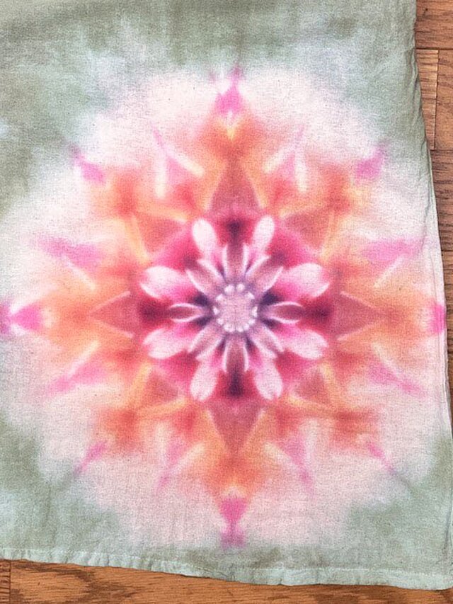 タイダイ染め チュニック ワンピース 淡萌黄色 優しく美しい華やかな大曼荼羅 HD18-24 | iichi 日々の暮らしを心地よくするハンドメイドやアンティークのマーケットプレイス