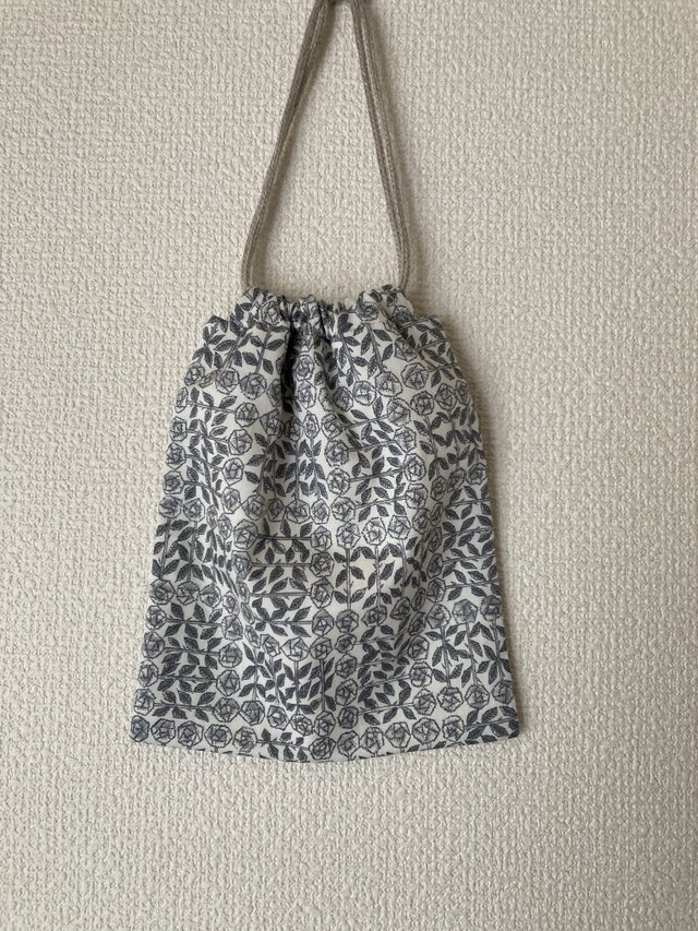 リバティminiきんちゃく sleeping rose | iichi ハンドメイド・クラフト作品・手仕事品の通販