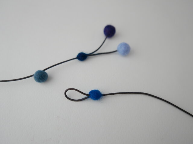 Single loop Blue 02 | iichi ハンドメイド・クラフト作品・手仕事品の通販