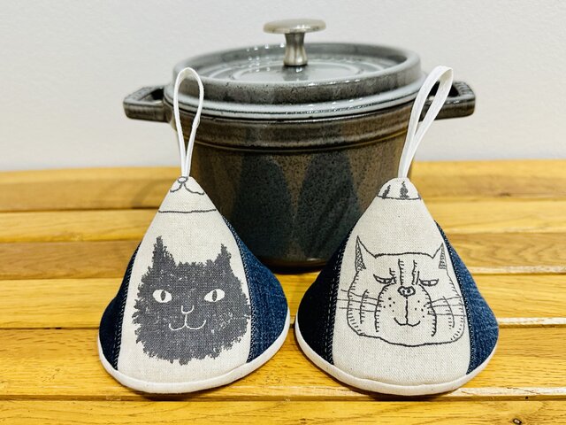 三角鍋つかみ★staub ストウブ ホーロー鍋★ミトン 鍋つかみ ネコ 猫 ねこ cat | iichi ハンドメイド・クラフト作品・手仕事品の通販