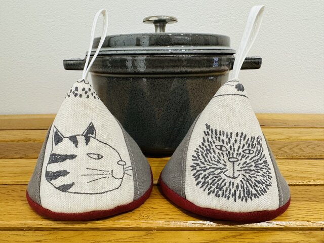 三角鍋つかみ★staub ストウブ ホーロー鍋★ミトン 鍋つかみ ネコ 猫 ねこ cat | iichi ハンドメイド・クラフト作品・手仕事品の通販