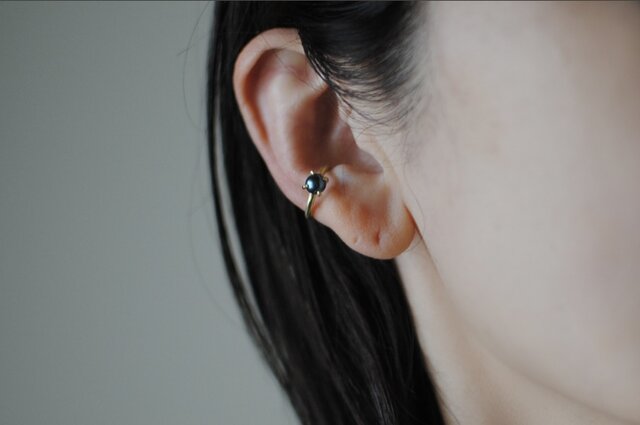 Metallic navy Pearl ear cuff《爪なし》 | iichi ハンドメイド・クラフト作品・手仕事品の通販