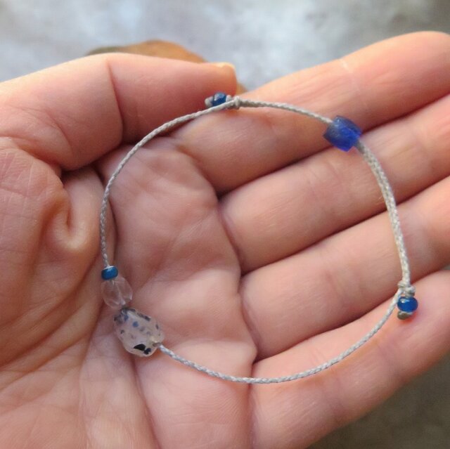 アンティーク 施釉水晶 ＋ 出土ロシアンブルー ブレスレット 千世 chitose | iichi 日々の暮らしを心地よくするハンドメイドやアンティークのマーケットプレイス