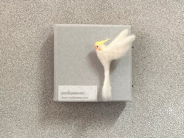 torikomono | ブローチ オカメインコ | iichi ハンドメイド・クラフト作品・手仕事品の通販